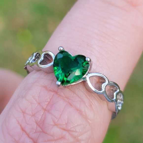 Jewelry | Emerald Green Heart Silver Ring Size 6 | Poshmark